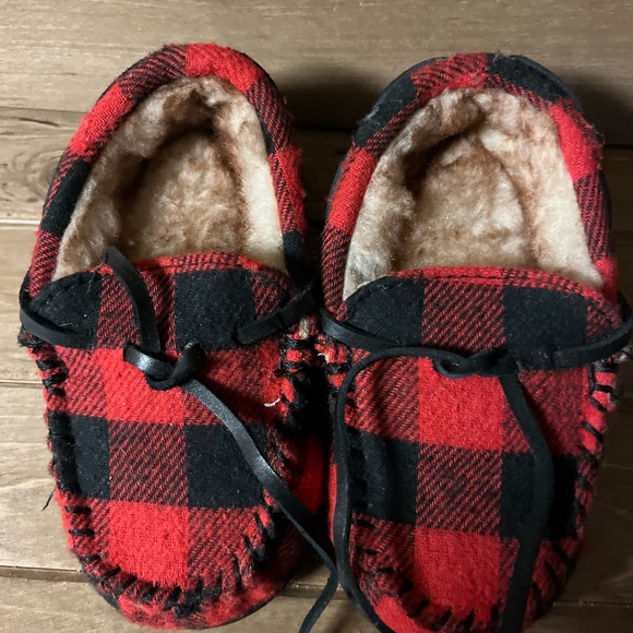 Norty | Shoes | Norty Size Fleece Buffalo Plaid Slippers For Kids ...